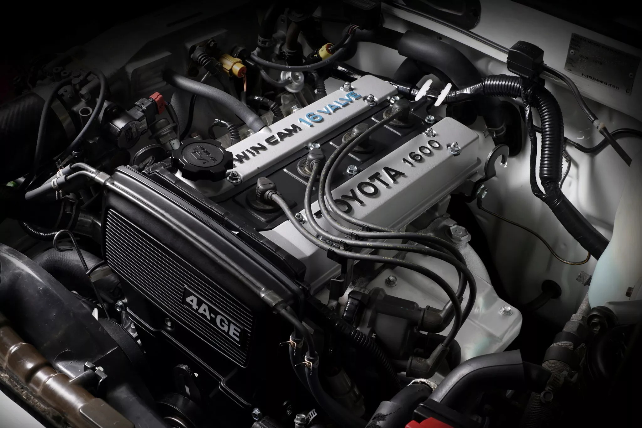 Toyota non si dimentica delle sue icone: pronta a produrre parti di ricambio per l'AE86