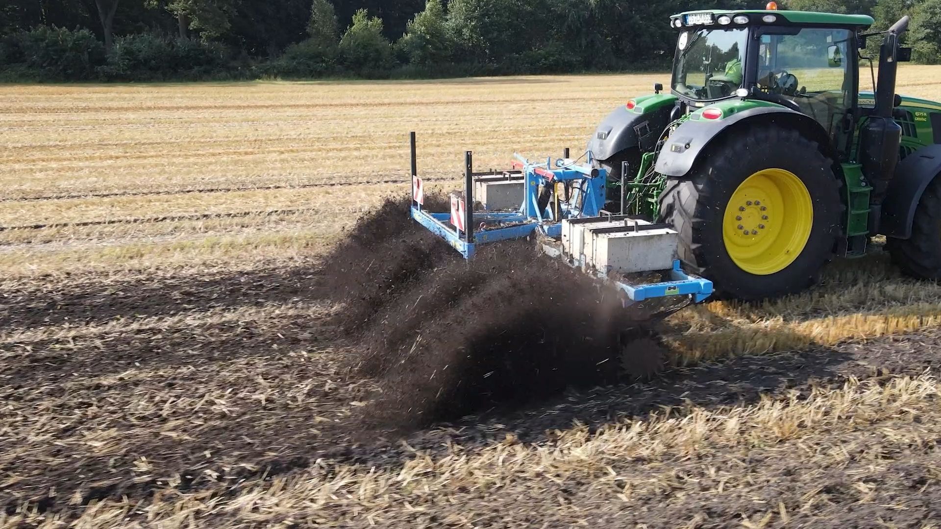 4 Tonnen Stahl gegen Zwischenfrucht: Heilers Messerwalze im Einsatz