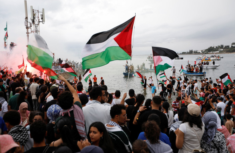 Gaza-bound Flotilla reaches Italian island, 2,000 km. from Gaza