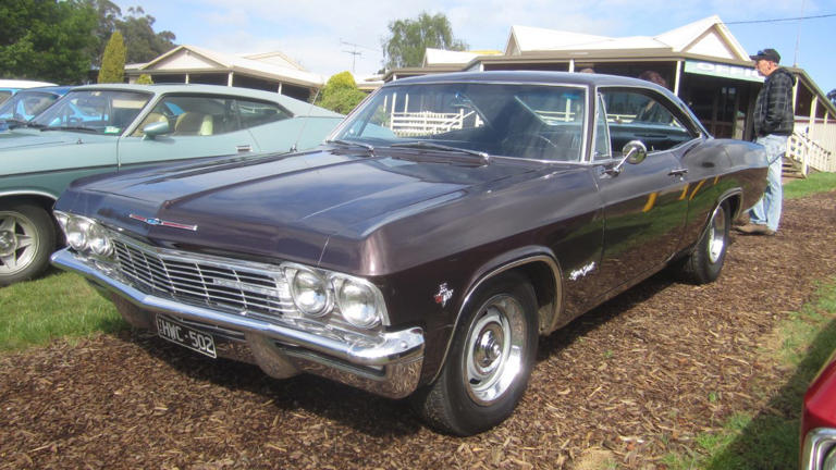 The first muscle cars with a factory big block