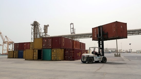Israel issues evacuation warning for Hodeidah, says will attack Yemen ...