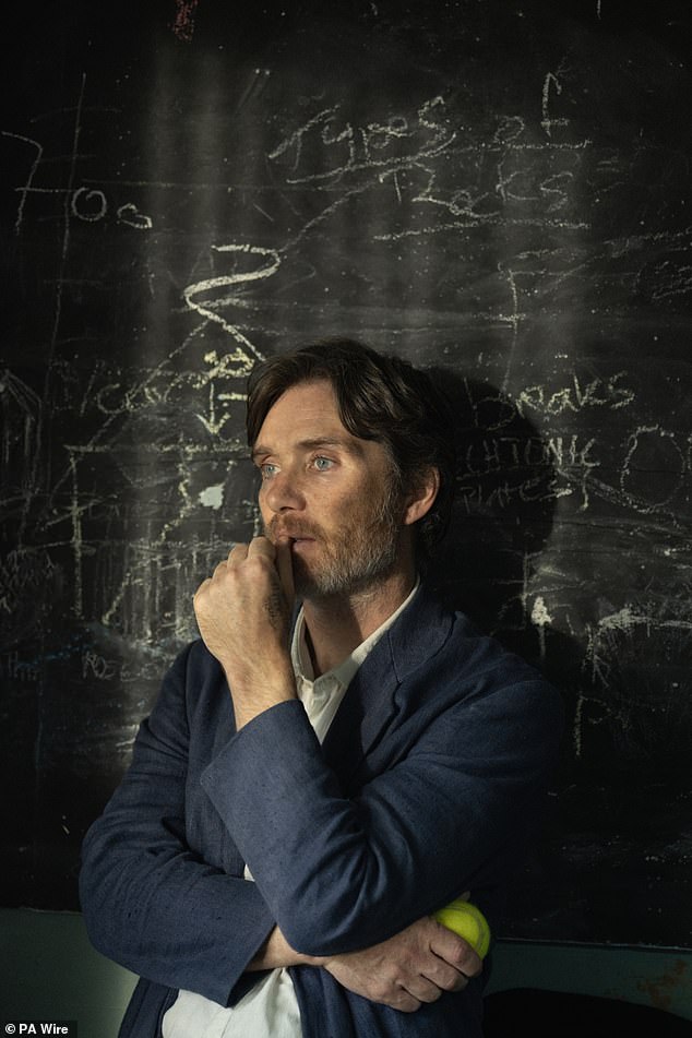 Cillian Murphy sports long locks and a Hollywood tan at Steve photocall ...