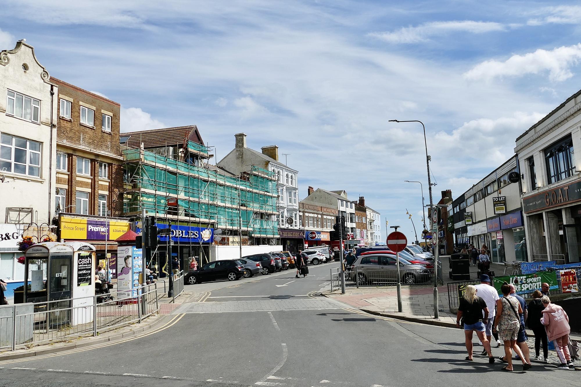 Vintage Views with Aled Jones: the hustle and bustle of 1900s Prince Street