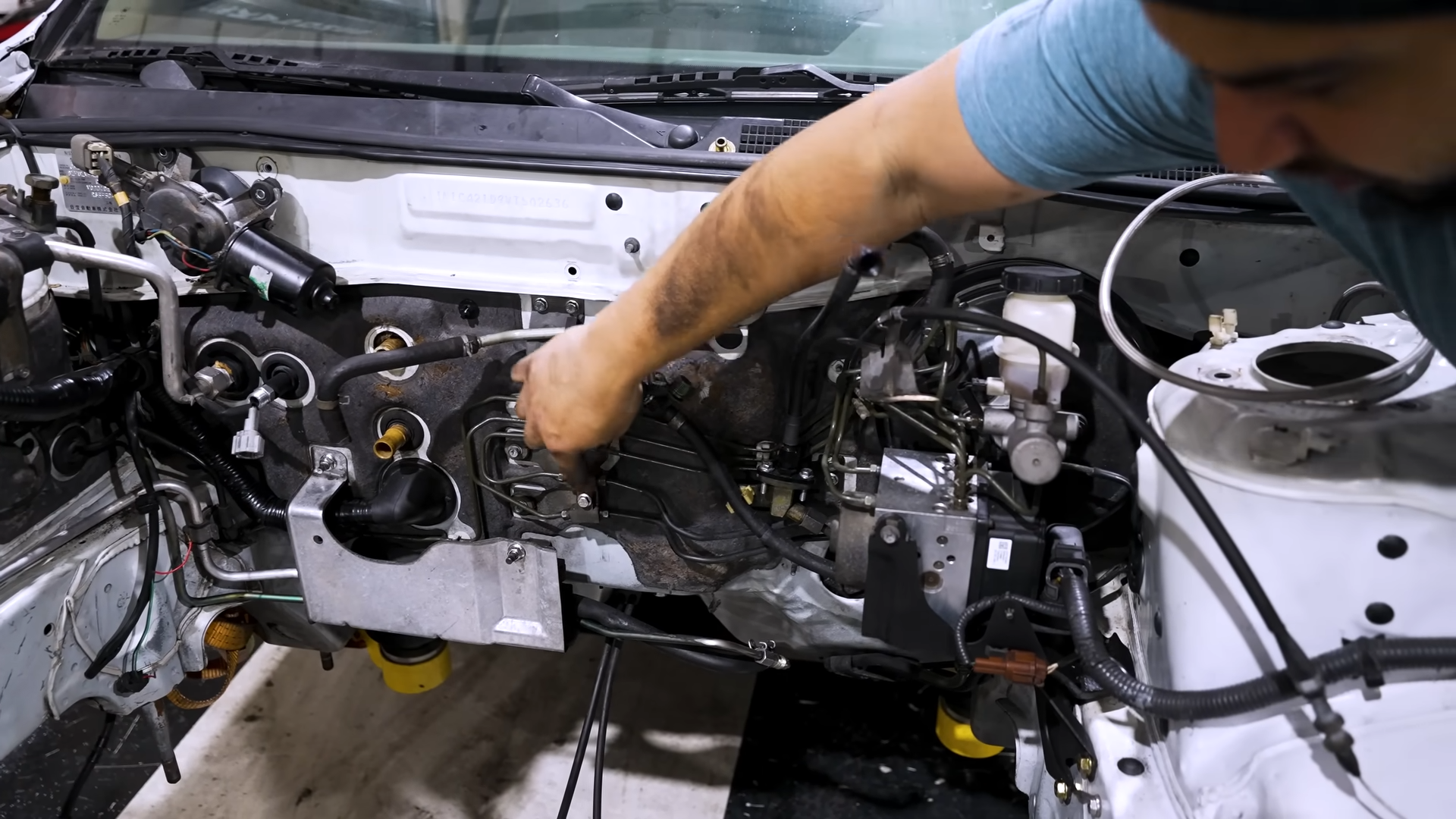 Swapping a 2012 Engine Into a 1998 Maxima