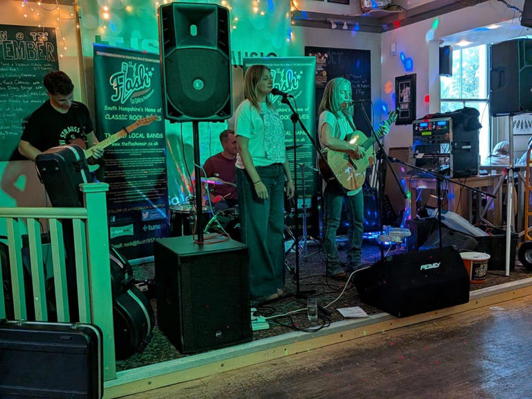 Local and international artists support The Flash radio station at ...