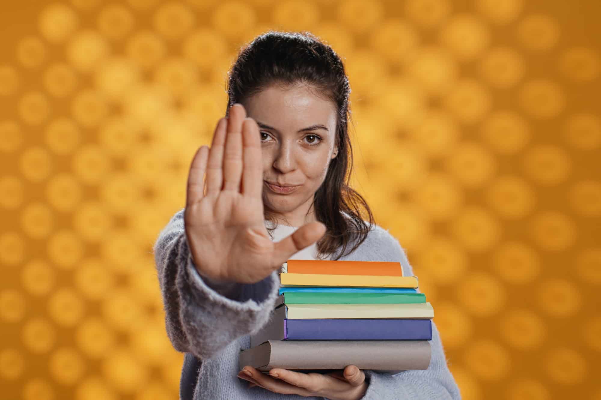 12 things people who try too hard to seem intelligent often do