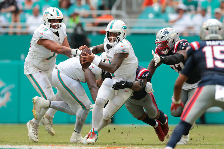 Miami Dolphins’ Tua Tagovailoa has hip, thumb injuries; Zach Wilson is ...