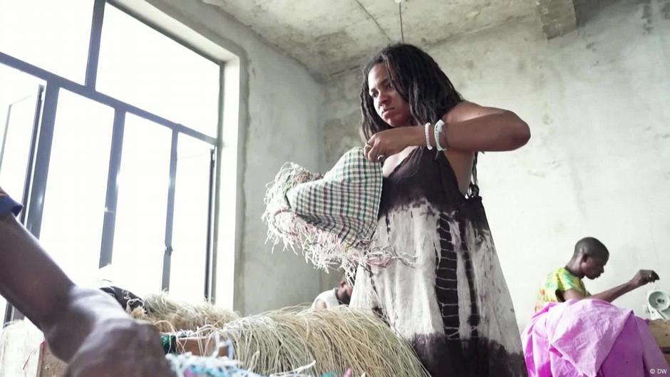 Estilista nigeriana faz frente à "fast fashion"