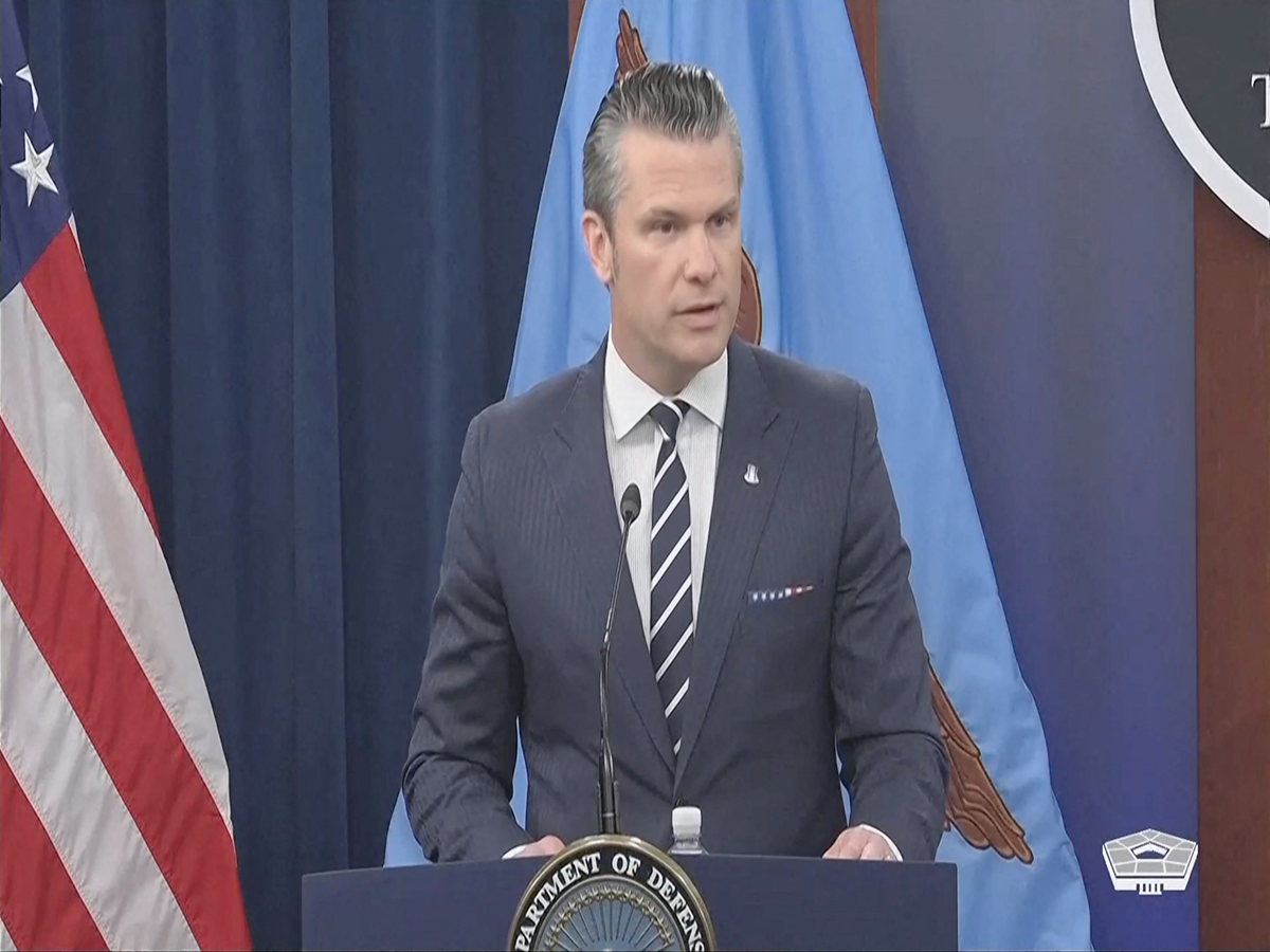 US military grooming standards unveiled: From haircuts to nail length ...