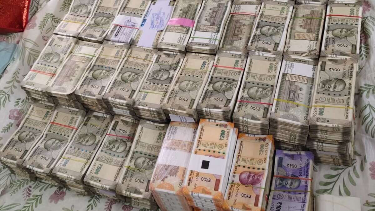 ACB seize Rs 2 Cr cash from kin of electricity dept worker in Hyderabad; Raid ongoing