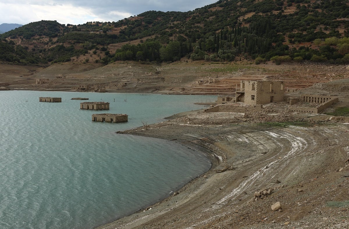 SOS από τη Λίμνη Μόρνου: Ορατός ο κίνδυνος λειψυδρίας στην Αττική ...