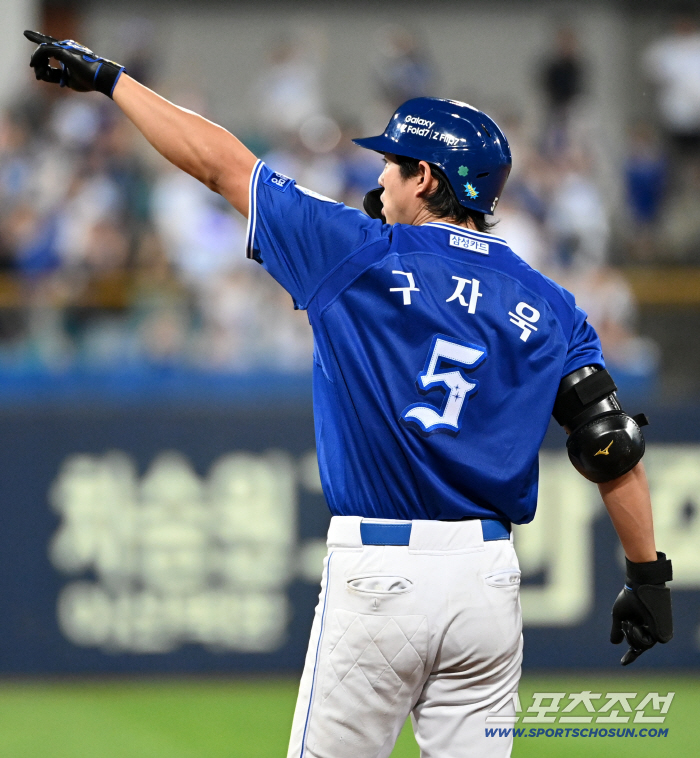 Cheering Koo Ja-wook, tied again!