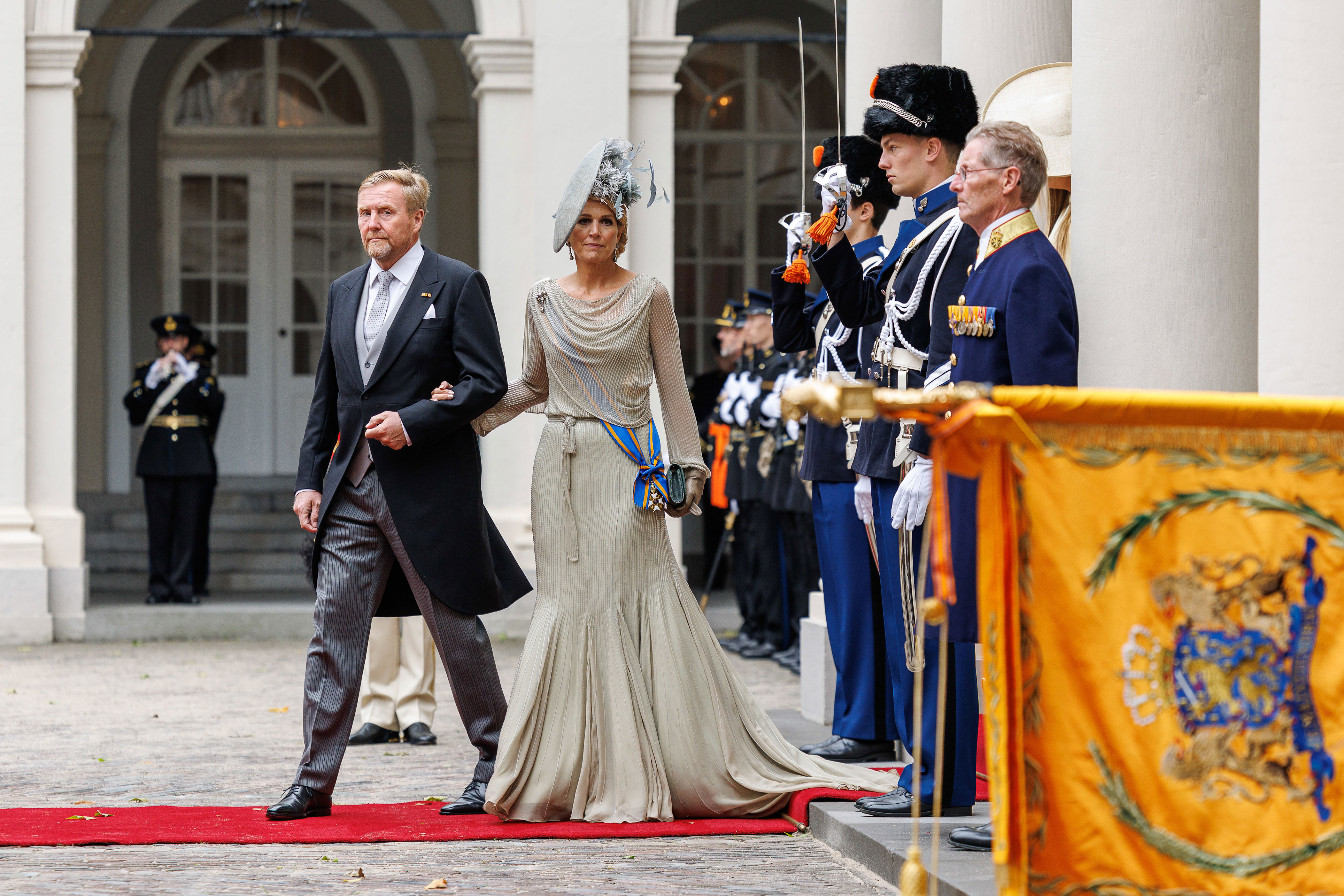 Prinsjesdag 2025: dít dragen koningin Máxima en prinsessen Amalia ...