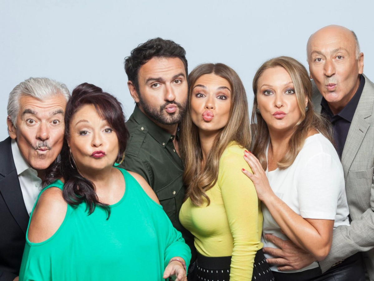 Όταν το Σόι μαζεύεται για φωτογράφιση! Τα backstage πλάνα της μεγάλης ...
