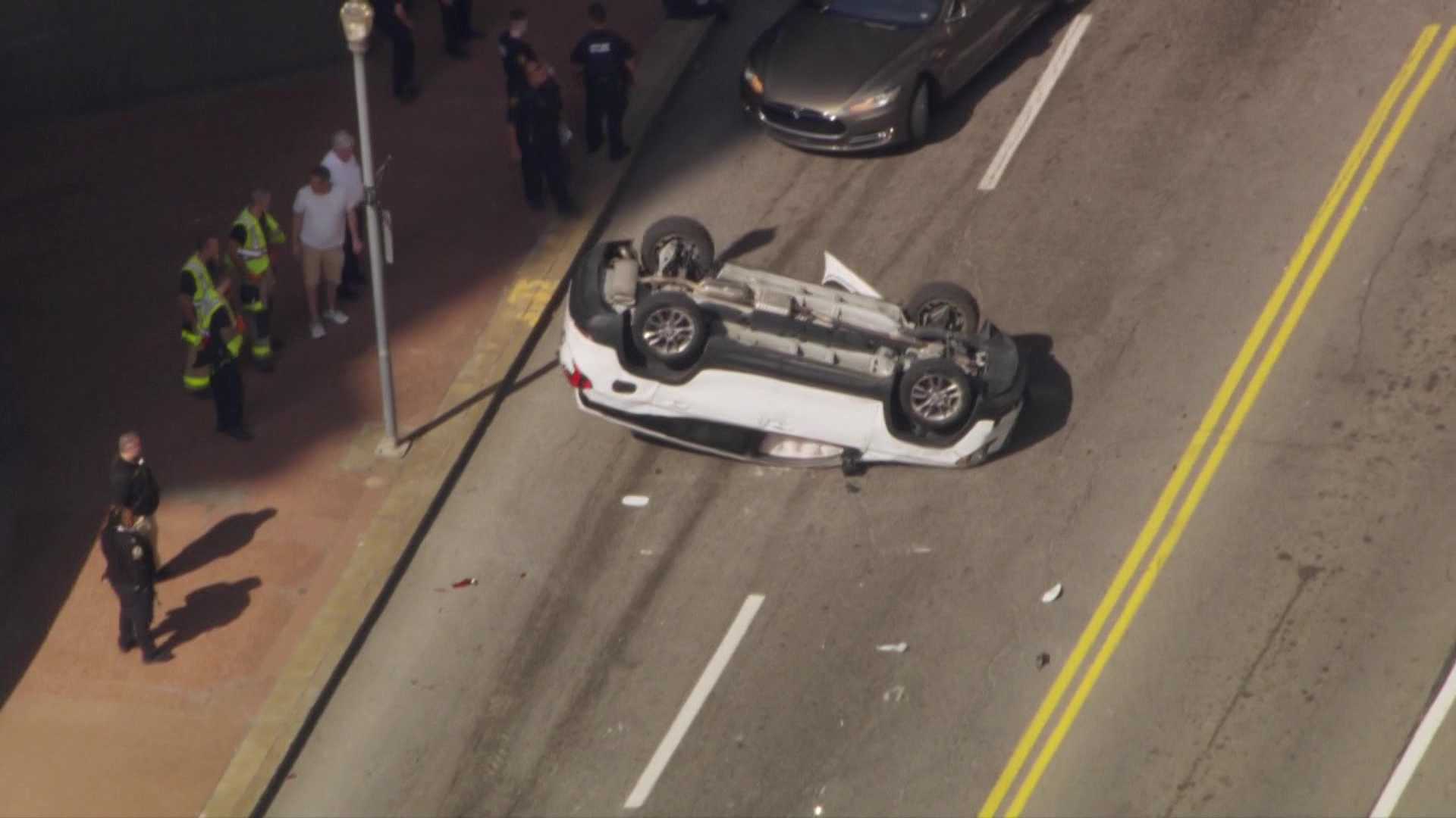 Vehicle rolls over in Downtown Pittsburgh crash