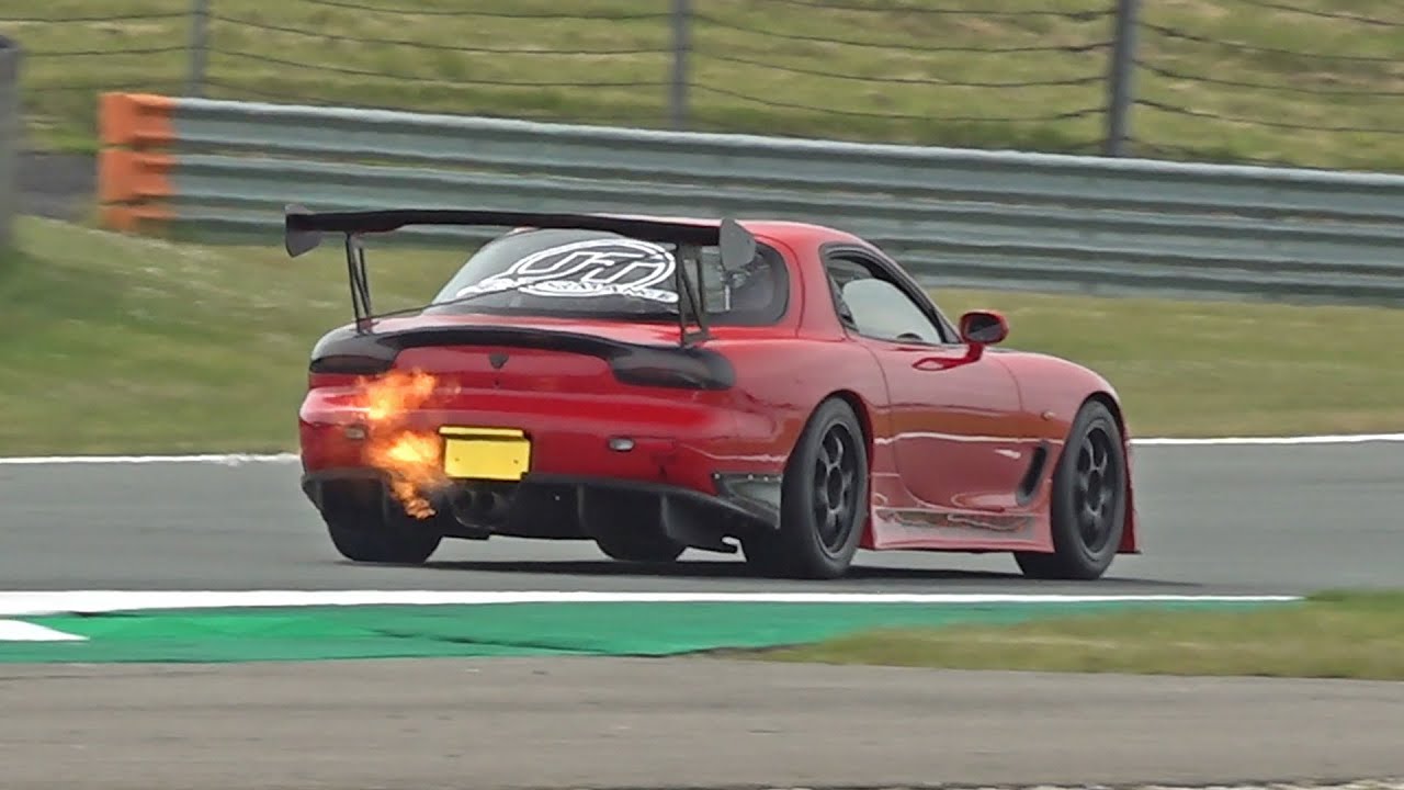 Mazda RX-7 FD 26B 4-Rotor Engine Sounds