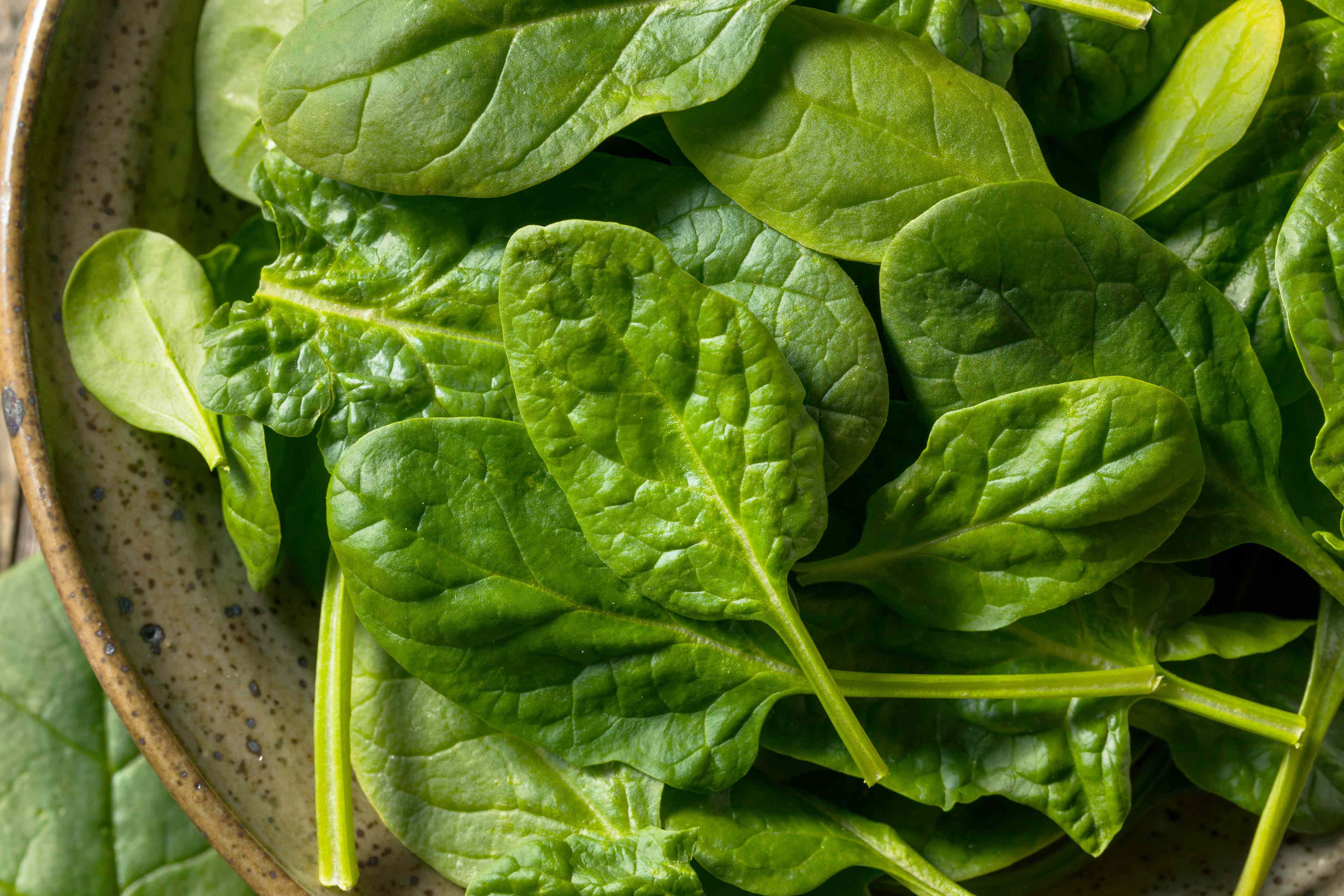 6 foods that offer even more magnesium than almonds, according to ...