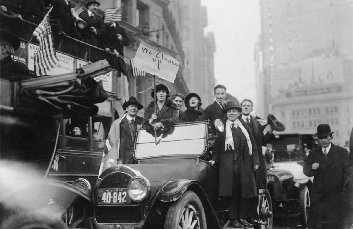 32 Powerful Photos That Capture Life in 1918