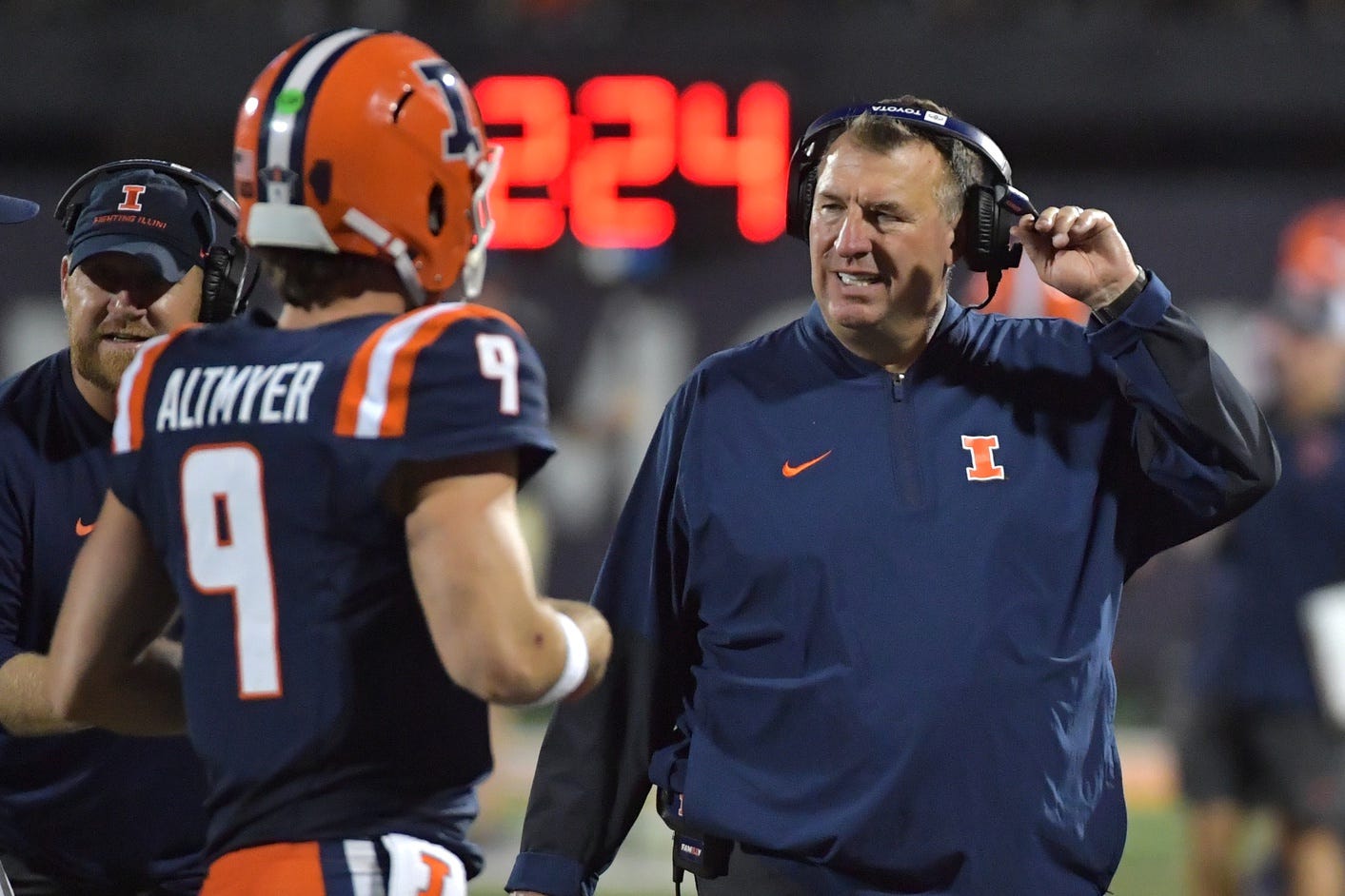 USC football road game at Illinois to kick off at 9 a.m. Pacific time ...