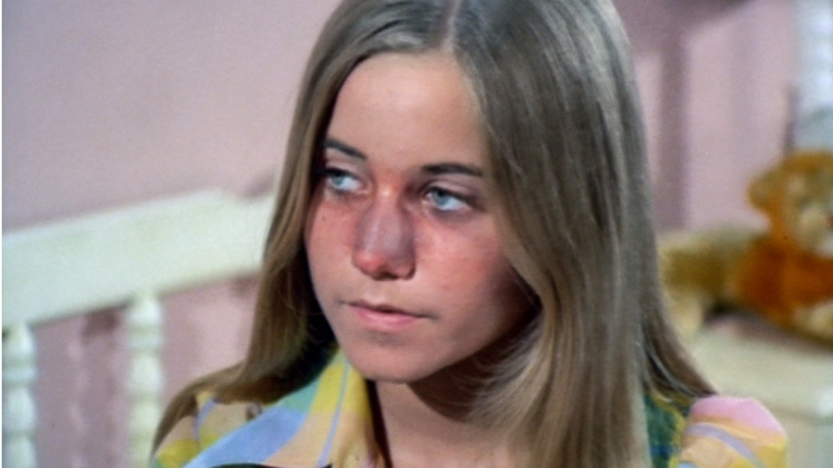 Maureen McCormick Reveals Painful Secret About the Infamous Brady Bunch ...