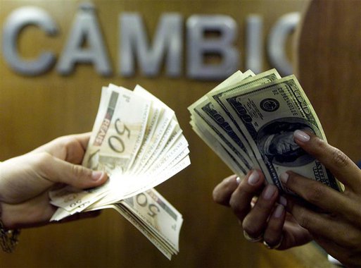 Dólar fecha perto da estabilidade ante real apesar de acordo entre EUA ...