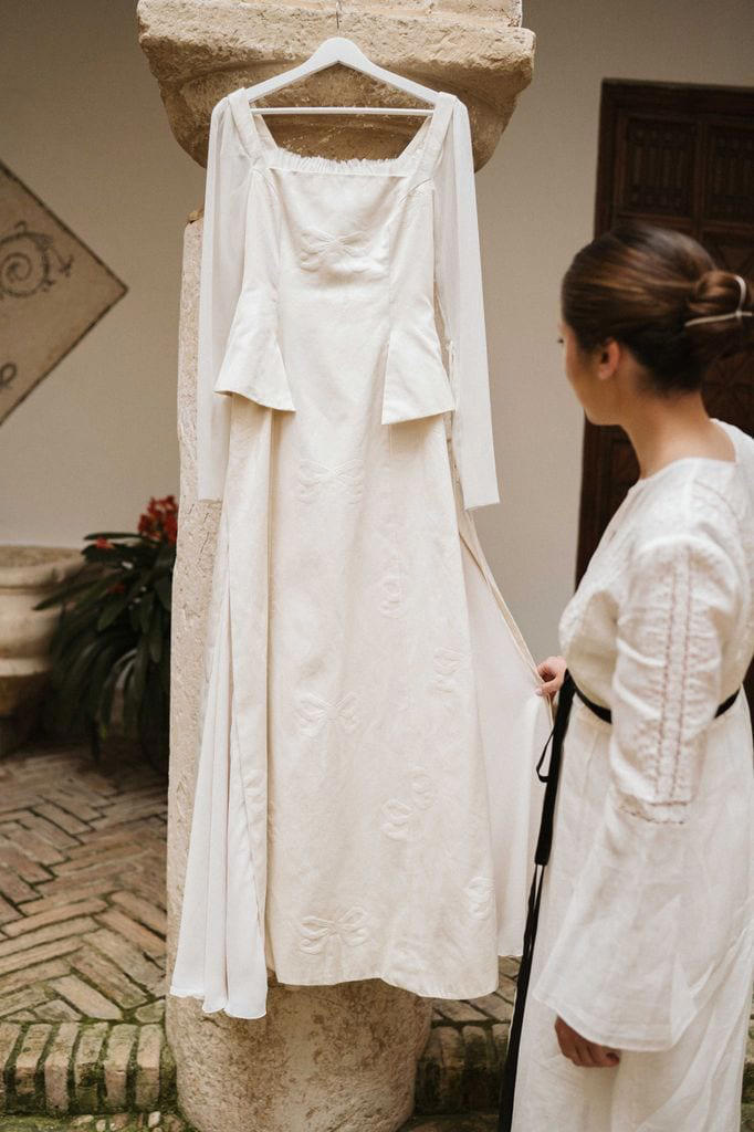 Mariquilla llevó el vestido de novia de su madre y una mantilla antigua en su boda cordobesa ...