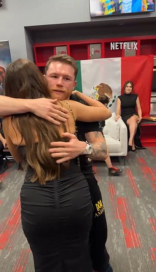 Sofia Vergara's awkward embrace with Canelo Alvarez goes viral as boxer ...