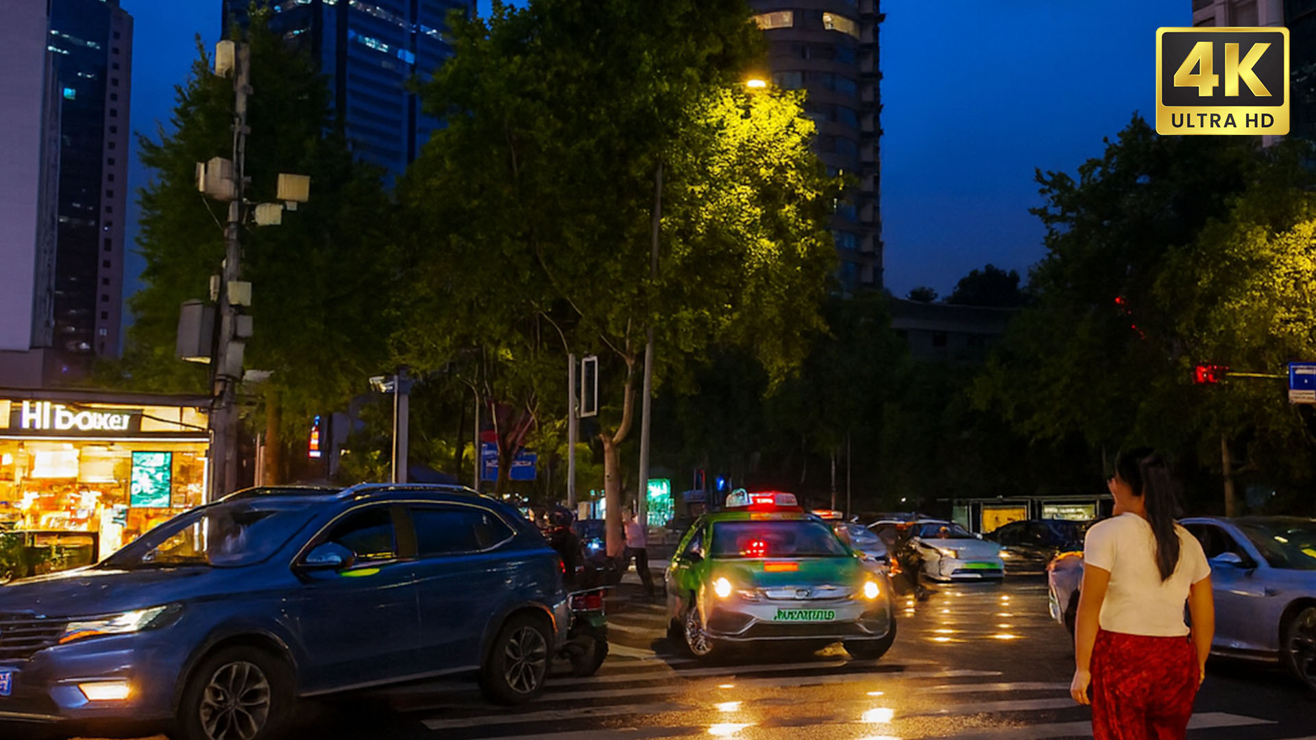Nightlife at Chengdu’s Tianfu Square – China 4K