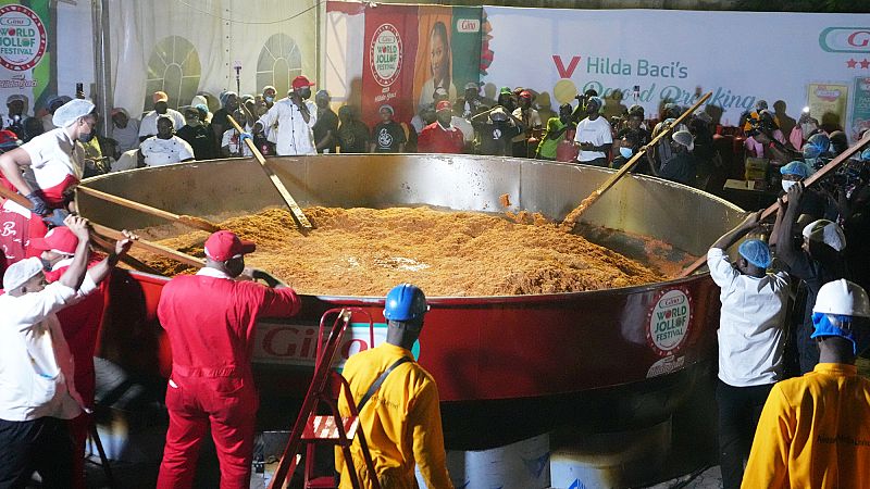 Nigeria : Guinness World Records certifie la plus grande marmite de riz ...