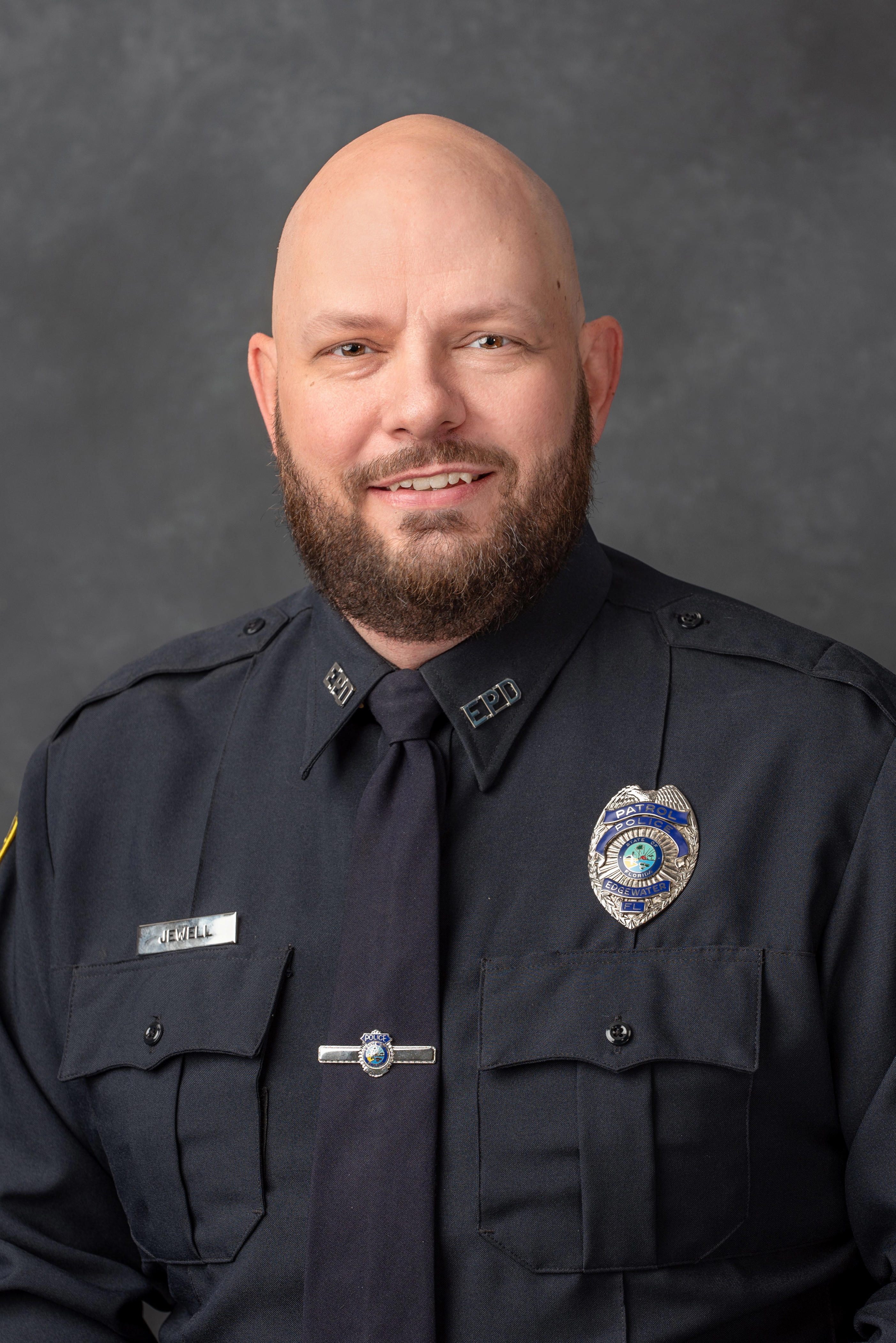 Florida police officer shot, killed in Circle K, clerk charged with ...