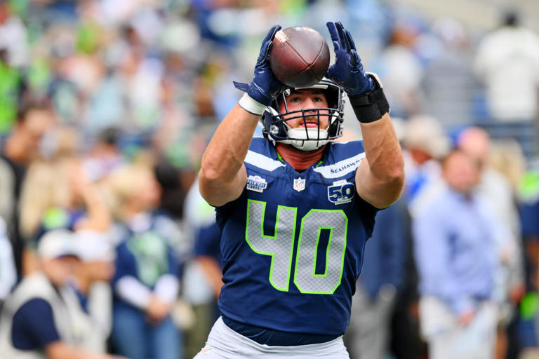 Seahawks FB Robbie Ouzts helped dictate the offense in Week 2 victory