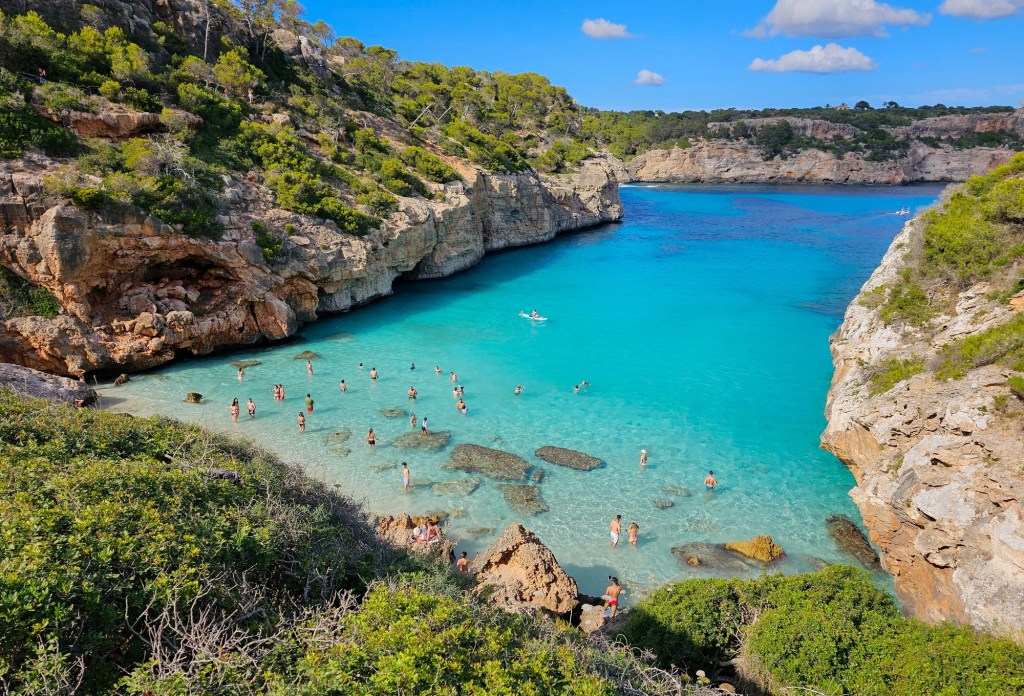 Airline launches flights from £9 to European hotspots including Majorca ...