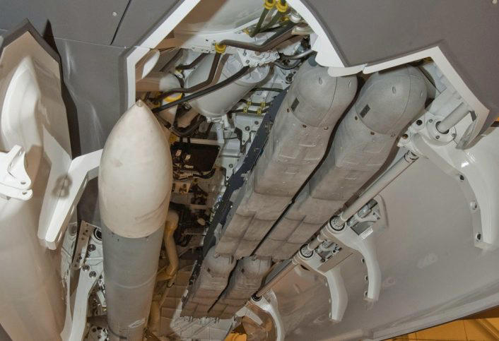 F-22 Fires Longest Known AIM-120 AMRAAM Shot in History
