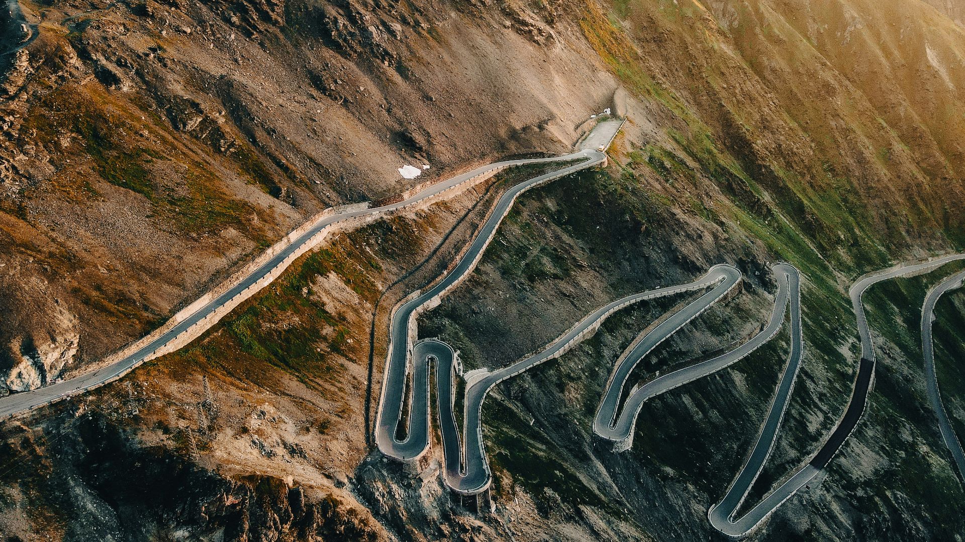 20 Of The Most Perilous Roads In The World