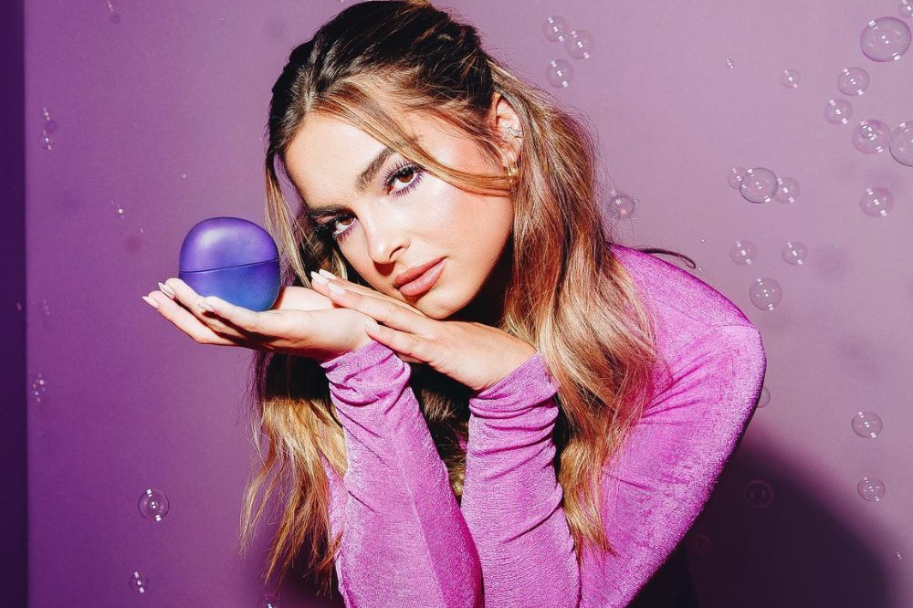 Você sabia que o perfume da Addison Rae tem embalagem que muda de cor?