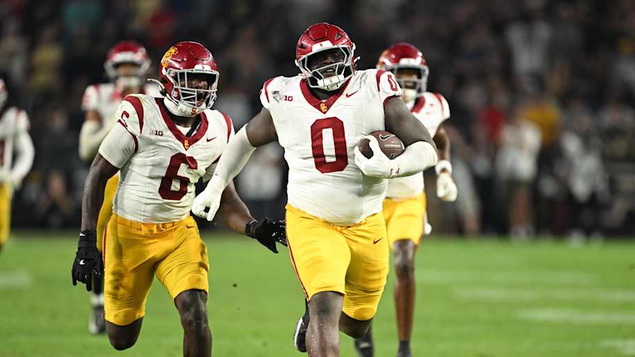USC reaches a 1st in B1G win