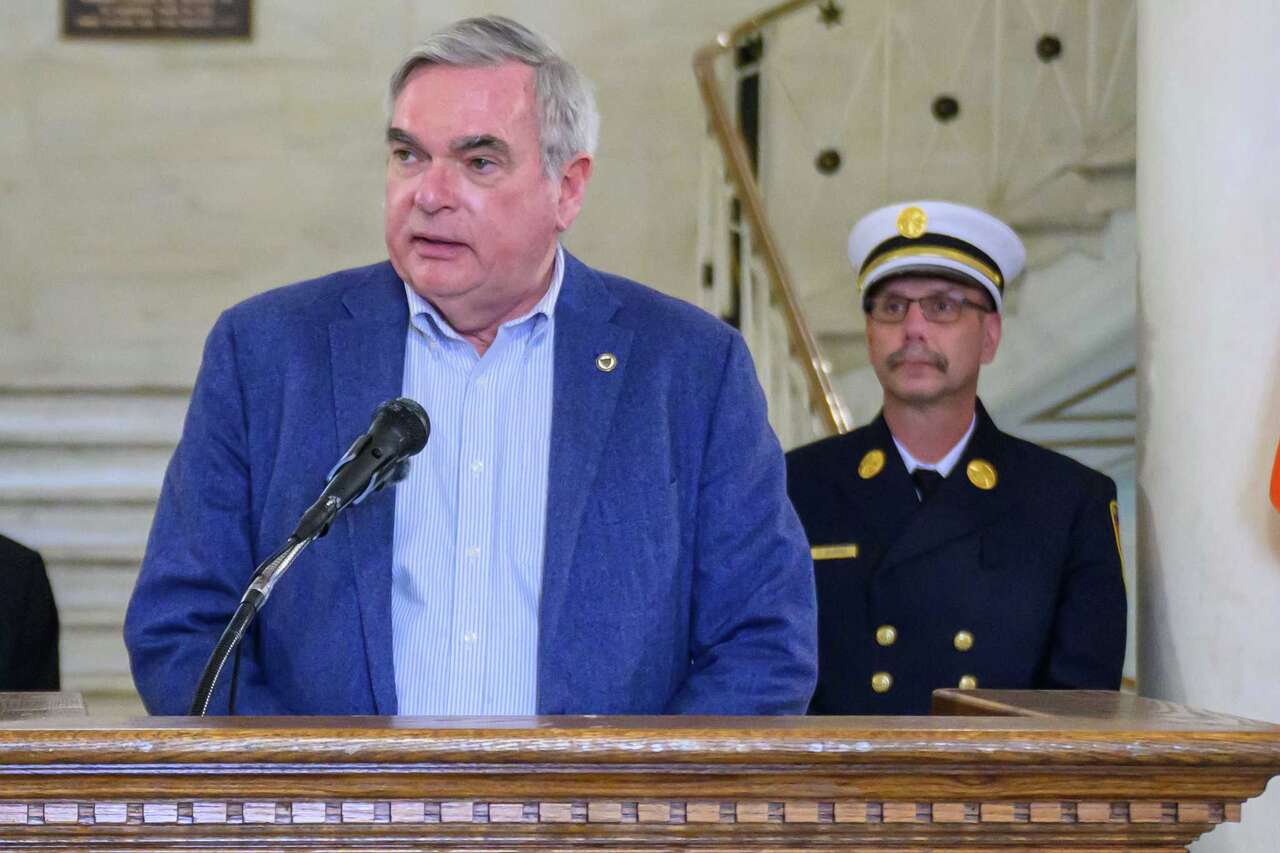 Mayor Gary McCarthy vetoes Schenectady's $120 million budget plan