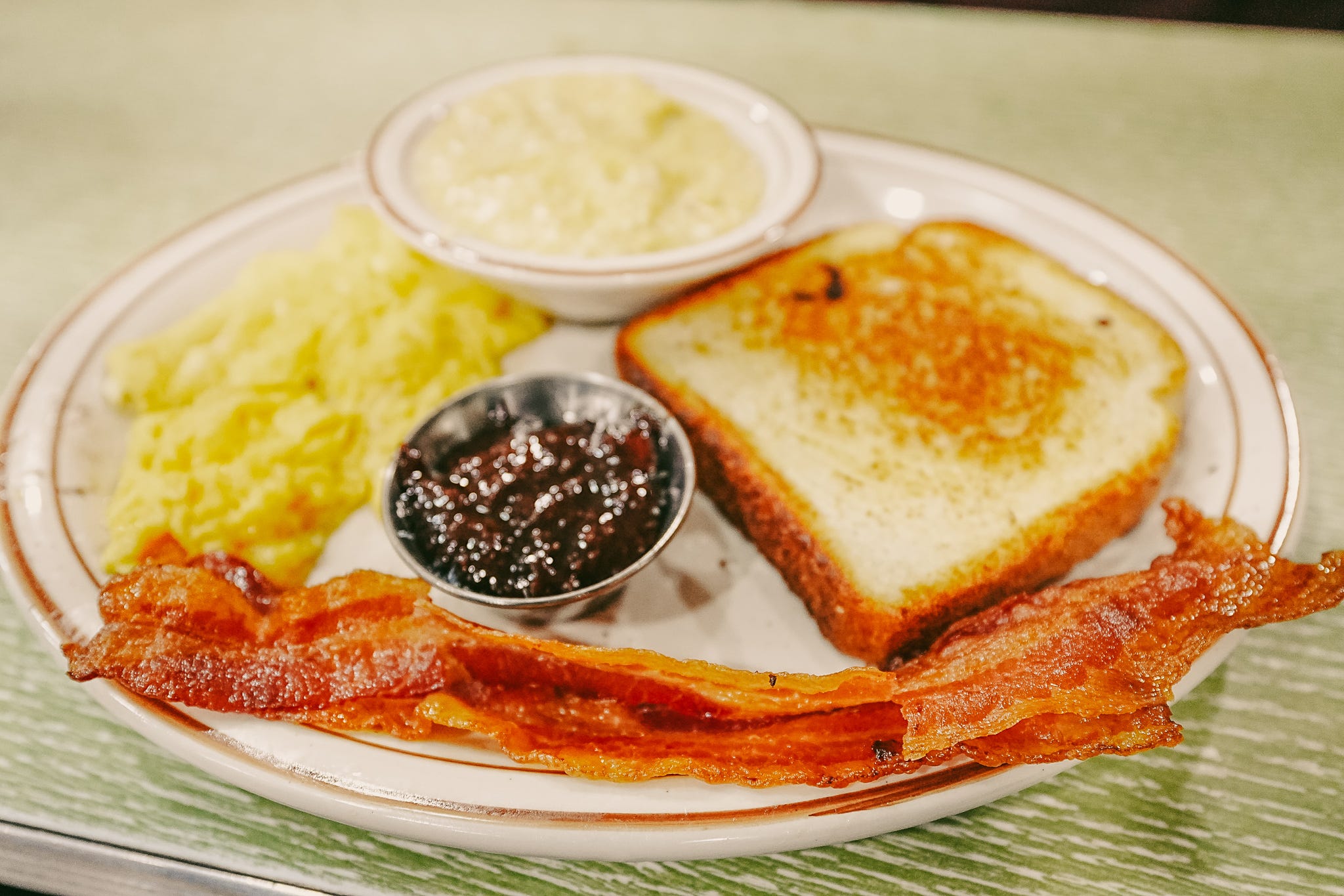 Best Memphis breakfast spots where you can eat for under $15