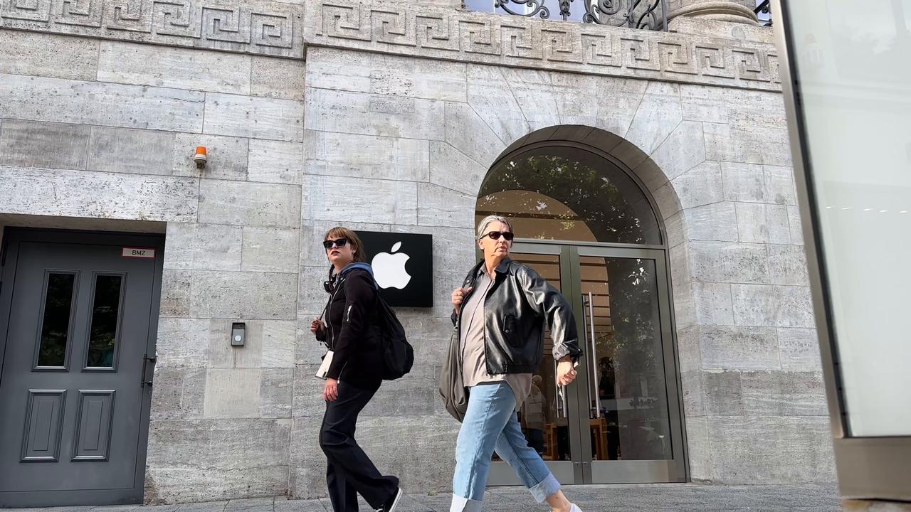 Germany: Apple Store in Berlin gears up for iPhone 17 launch - 64079289