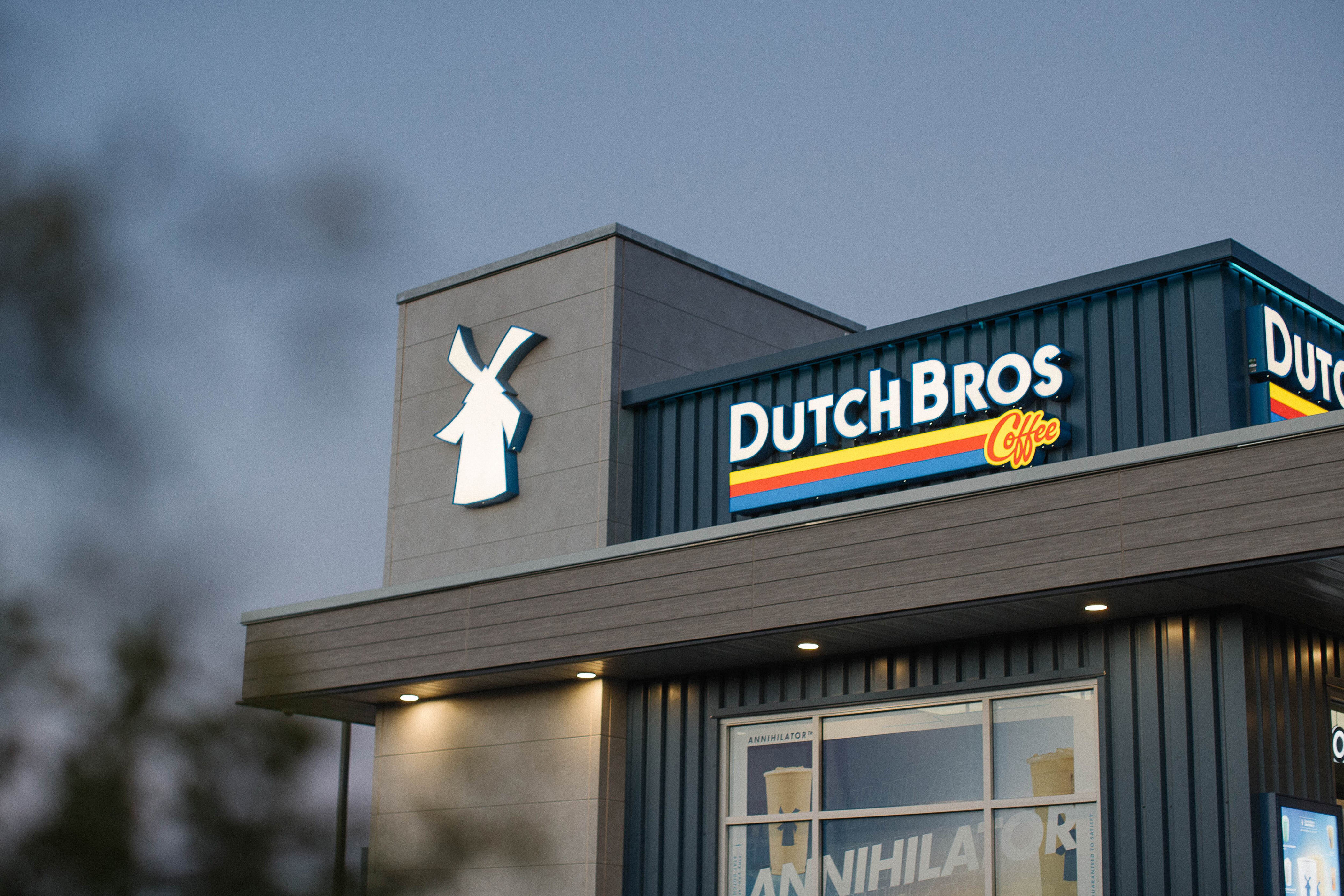 Dutch Bros Coffee officially set to open in Baton Rouge in late 2025