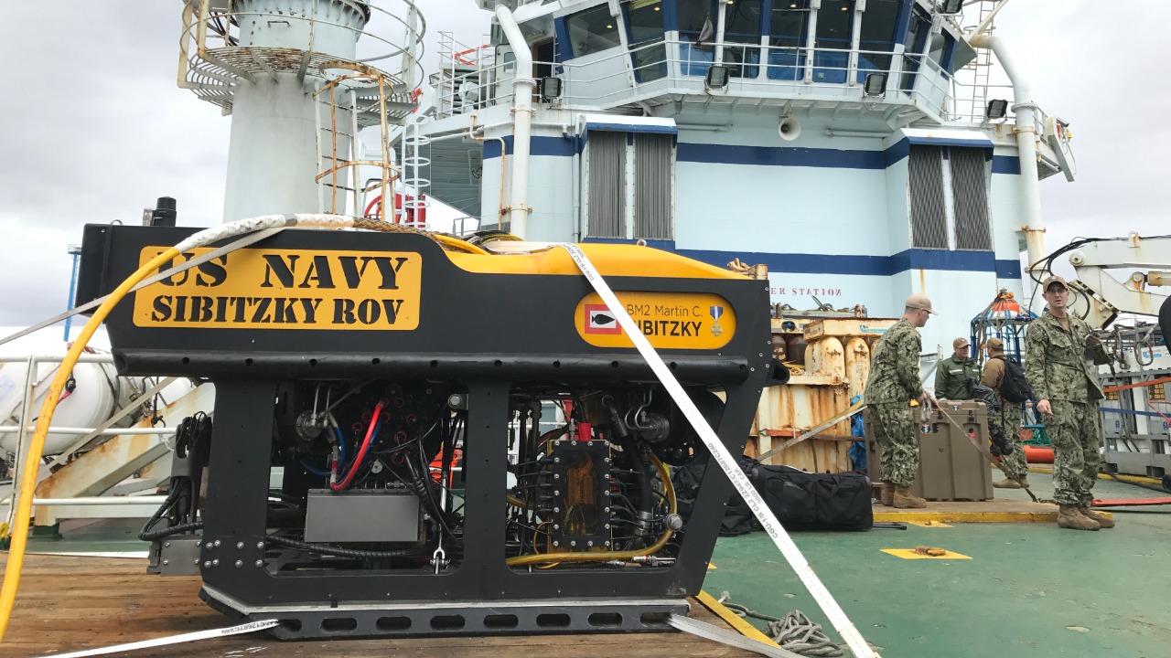 Deep-sea robot maps uncharted trench caves