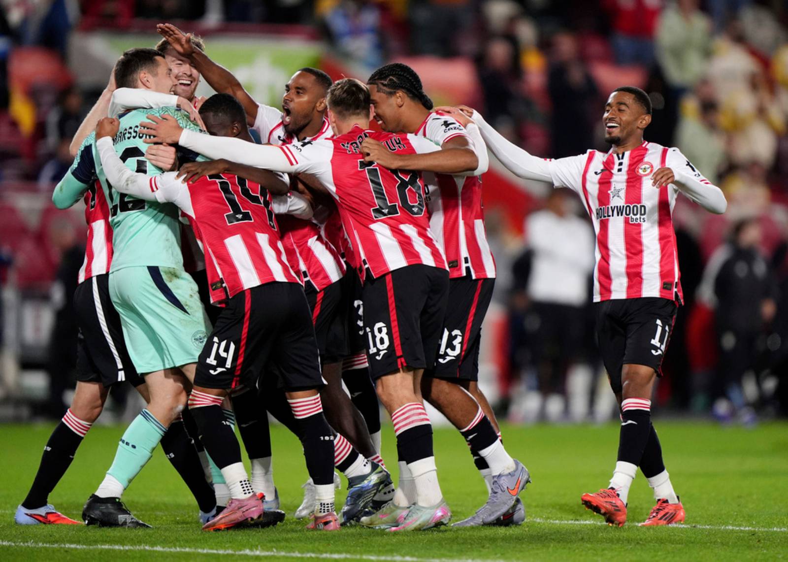 Brentford, Palace survive penalty shoot-outs to reach League Cup last 16