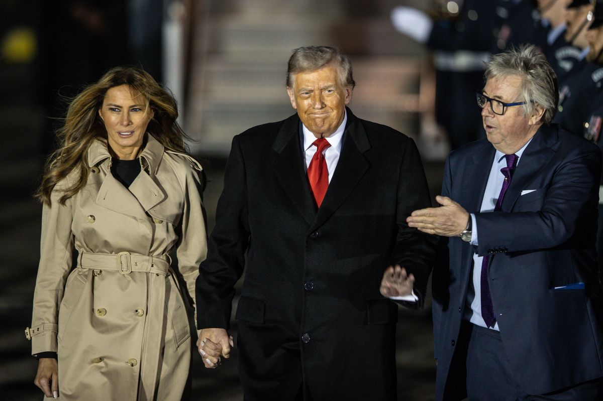 First Lady Melania Trump makes a stylish entrance as she and President ...