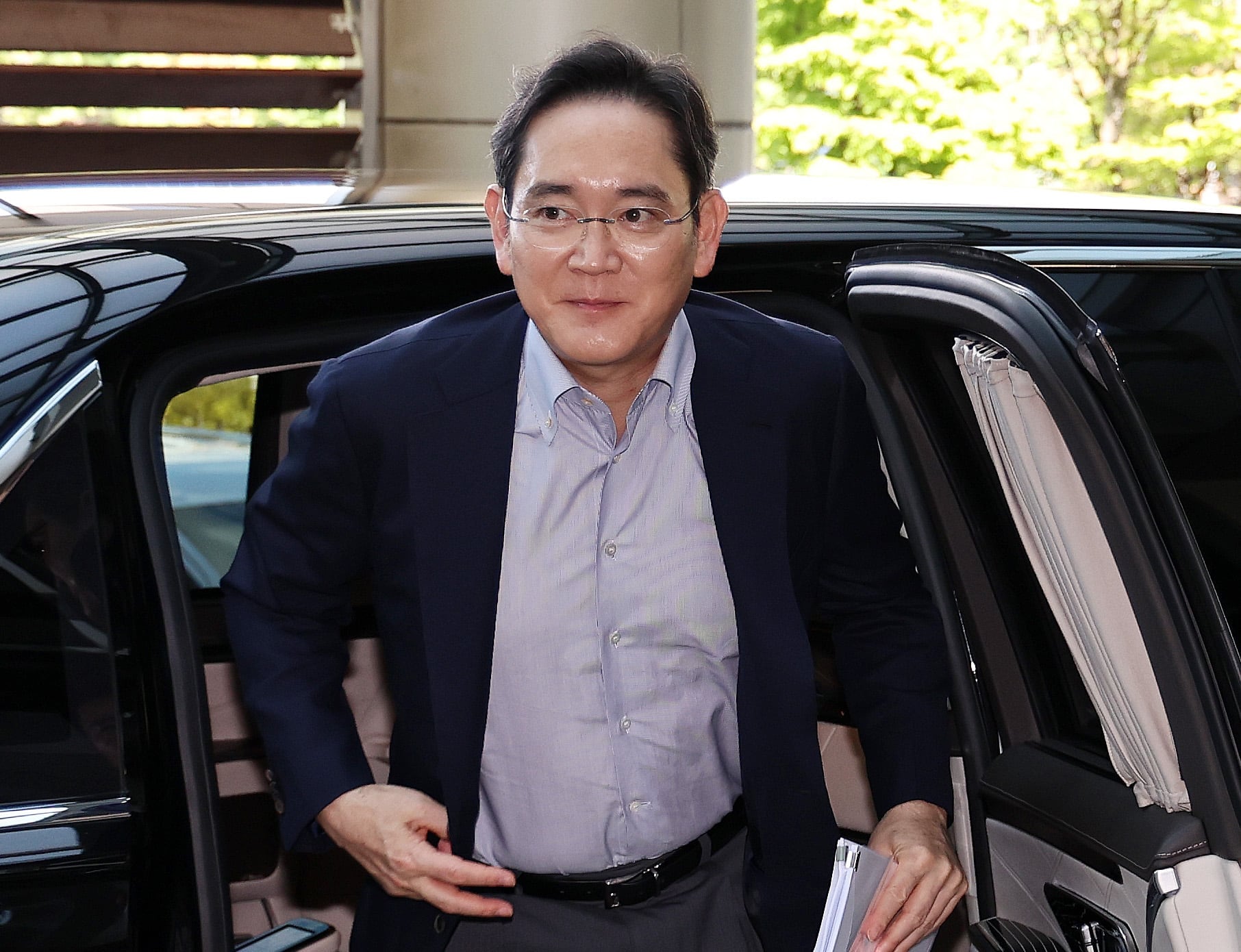 Tax reform lowers burden for corporate owners, Lee Jae-yong saves 26 ...