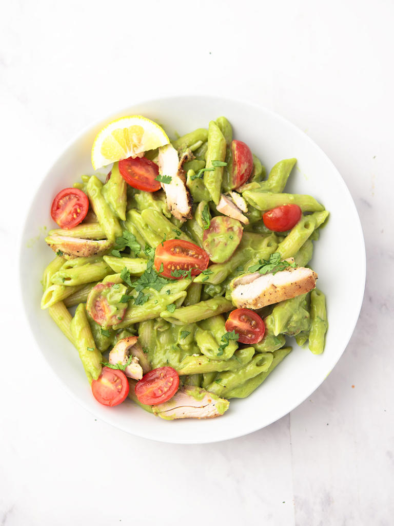 Avocado pasta with chicken