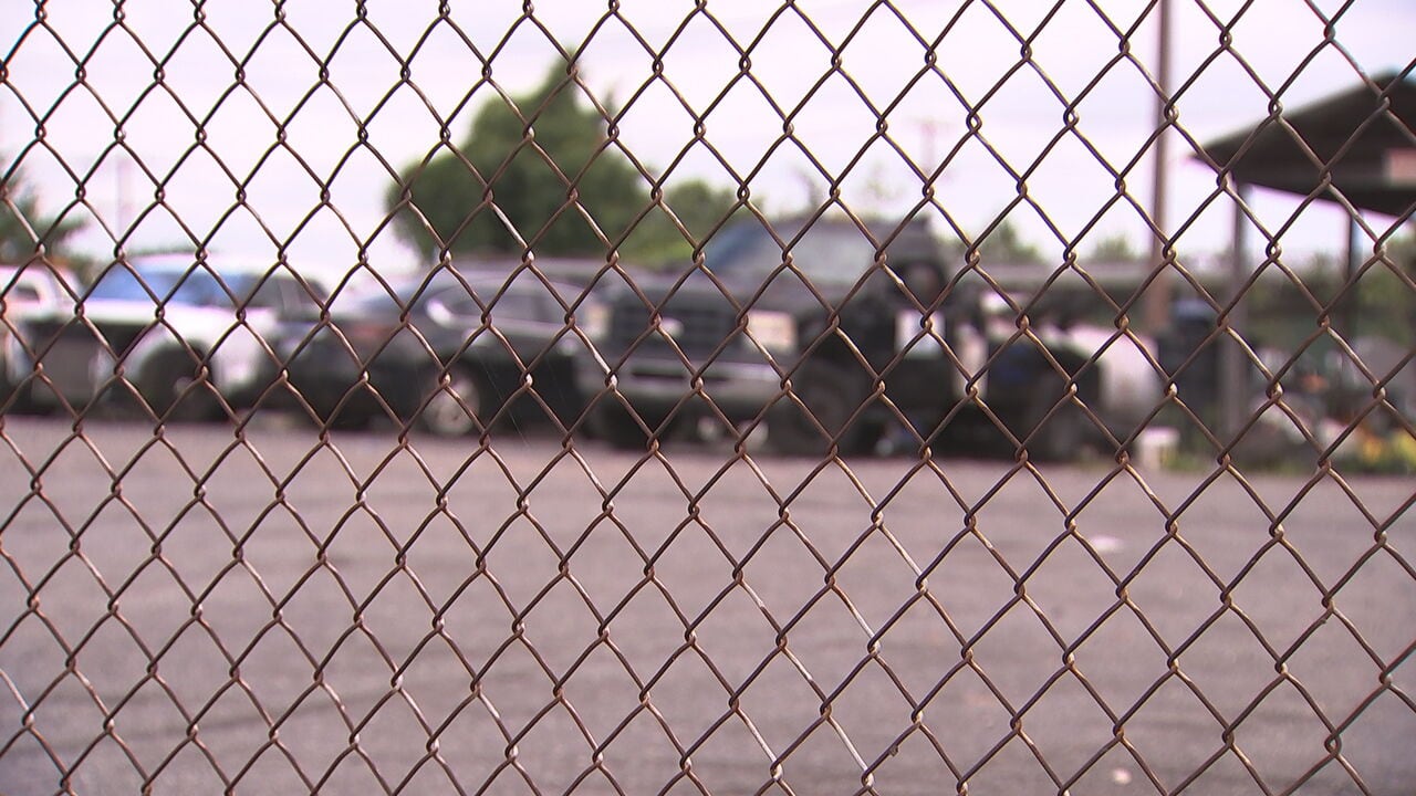 Students hire company to ship cars from Seattle to Atlanta; cars end up ...