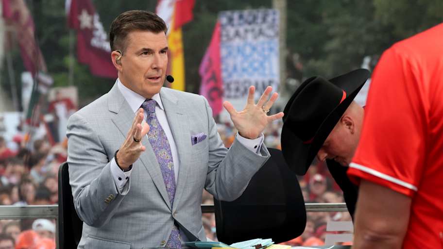 Social Media Reacts to ESPN's 'College GameDay' Snubbing of Illinois ...