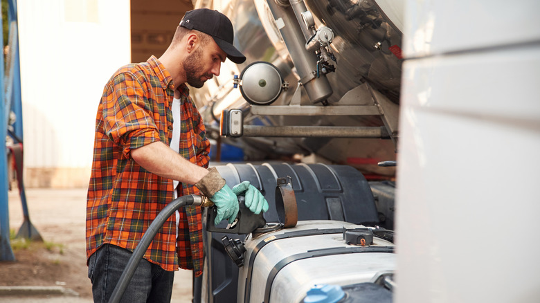 What Does A Lift Pump Do On A Diesel Engine (And How Is It Different ...