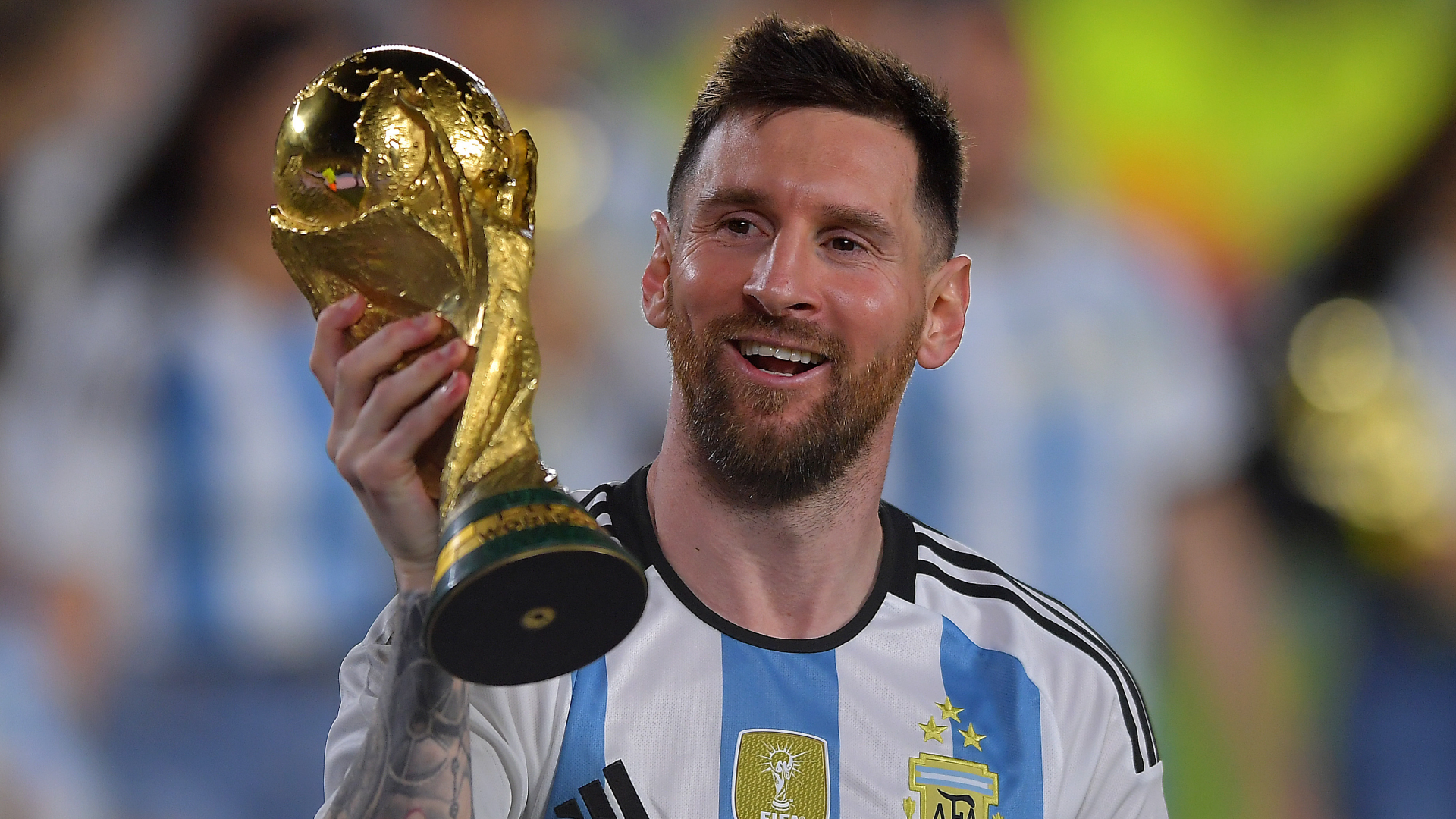 World Cup decision? Lionel Messi meets with Argentina boss to discuss ...