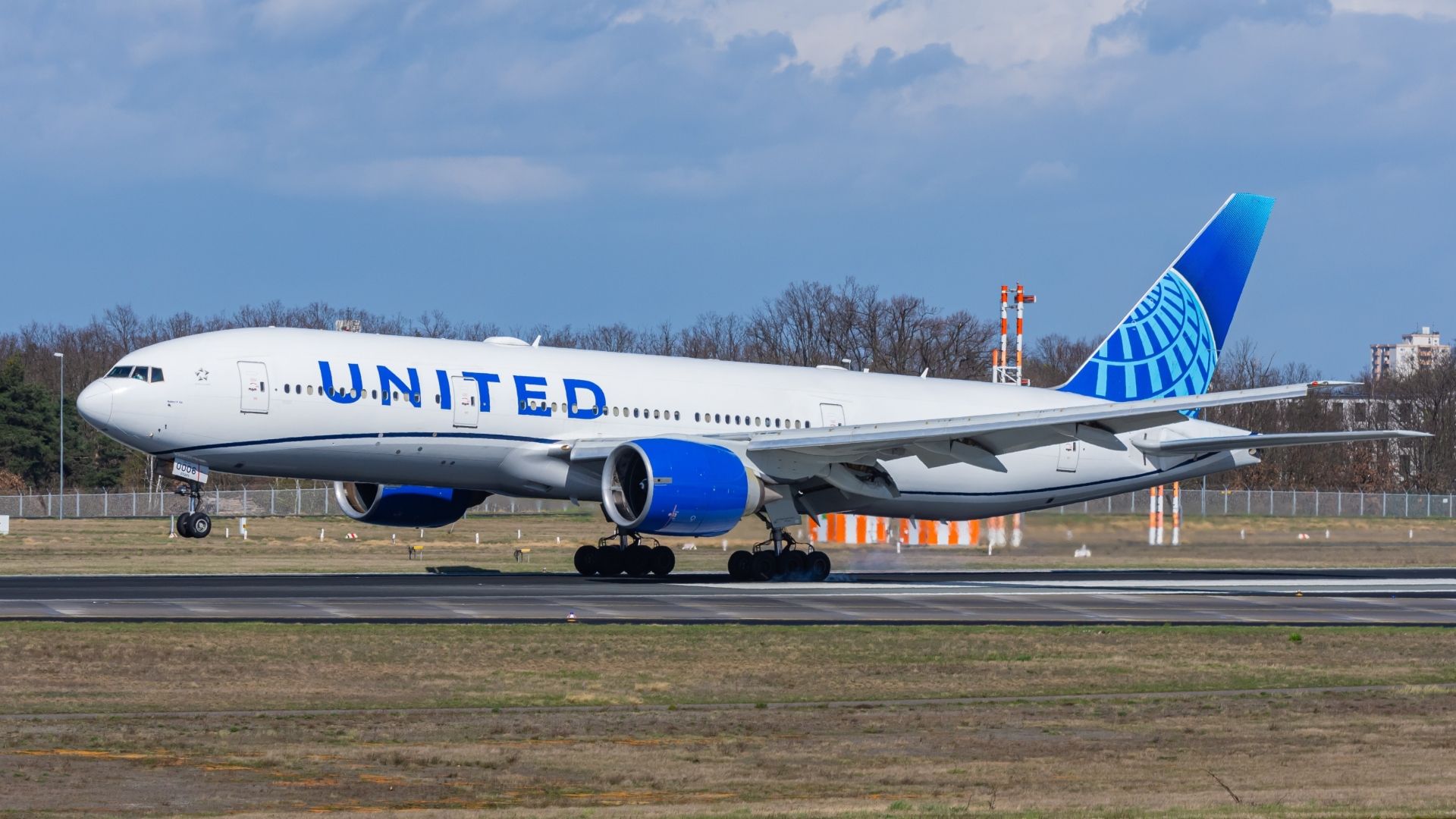 United Airlines' Domestic Boeing 777 Routes: A Closer Look
